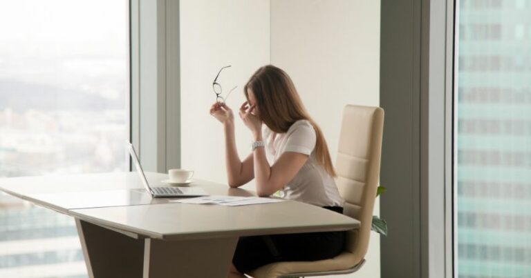 O que é absenteísmo e como calcular seu índice nas empresas? - Think ...